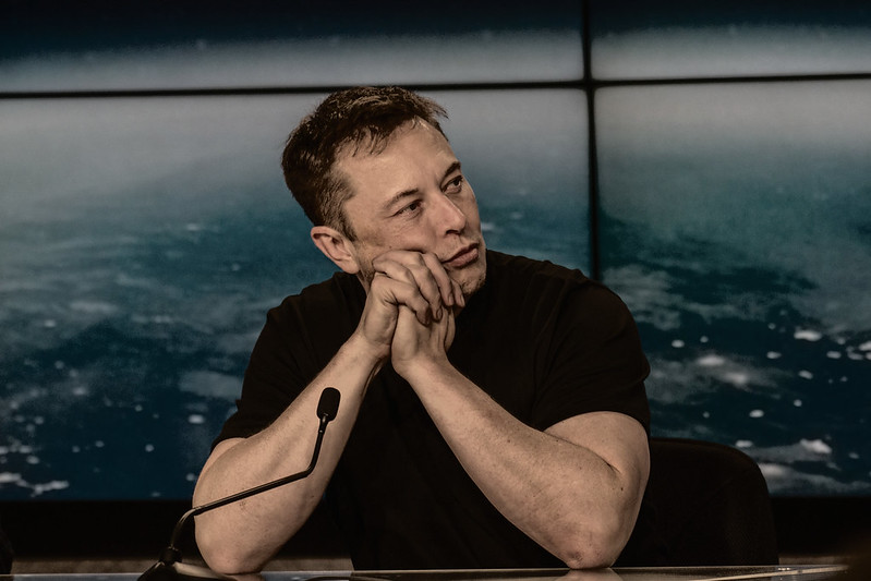 Elon Musk Pangkas Karyawan Tesla Besar-besaran, Ada Apa? - Male Inspire