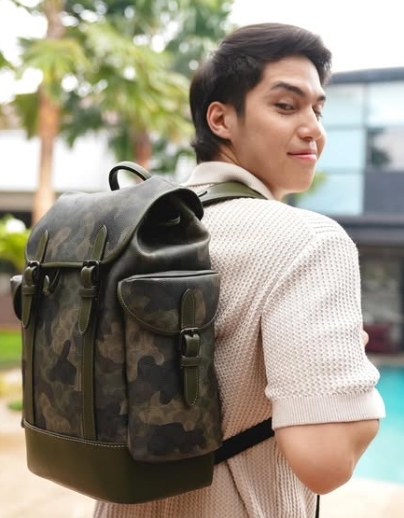 Pilihan Tas Pria Coach, dari Gaya Kasual hingga Statement Look - Male ...